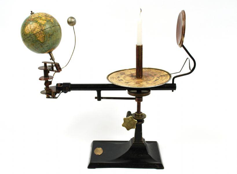 e-Shop/Antique astronomical instruments/Code 3213 Antique orrery